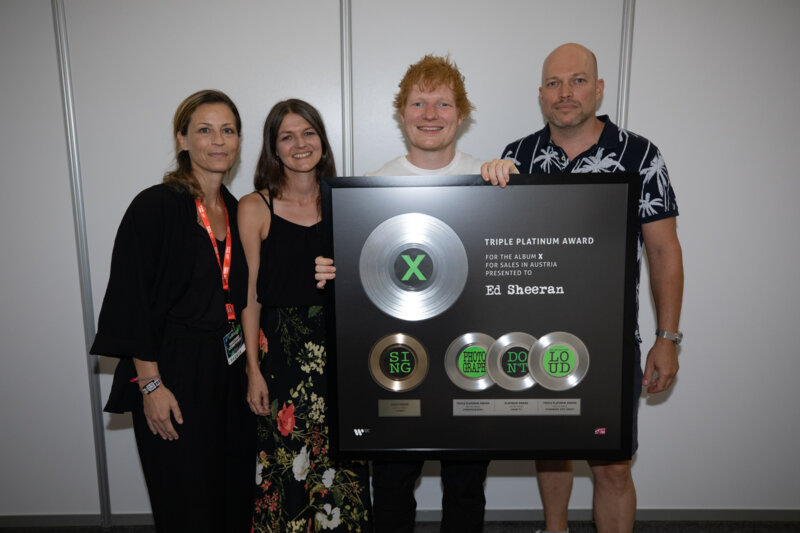 Warner Music ehrt Ed Sheeran und Kenya Grace in St. Pölten | Warner Music Germany